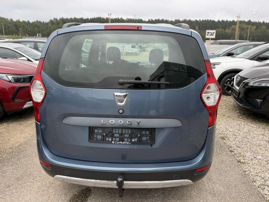 Blue Dacia Lodgy 2015 in Vilnius, with an engine capacity of 1.46 L and mileage of 250 thousand km for 5290 €, photo 7 on AUTOMOTO.COM.LV