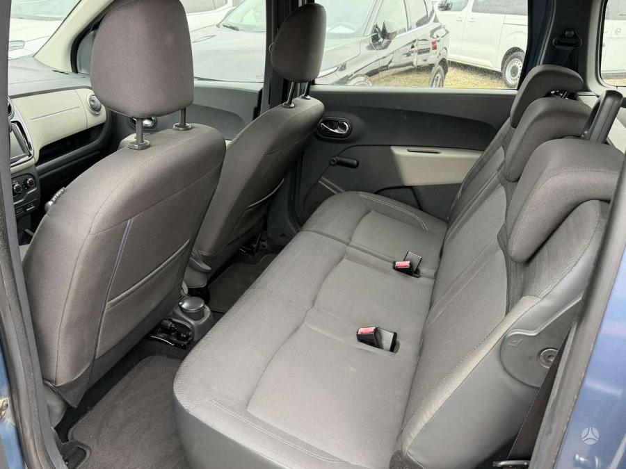 Blue Dacia Lodgy 2015 in Vilnius, with an engine capacity of 1.46 L and mileage of 250 thousand km for 5290 €, photo 12 on AUTOMOTO.COM.LV