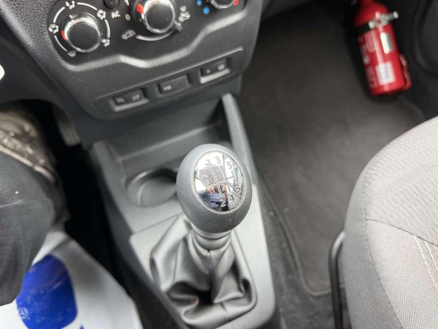 Blue Dacia Lodgy 2015 in Vilnius, with an engine capacity of 1.46 L and mileage of 250 thousand km for 5290 €, photo 20 on AUTOMOTO.COM.LV