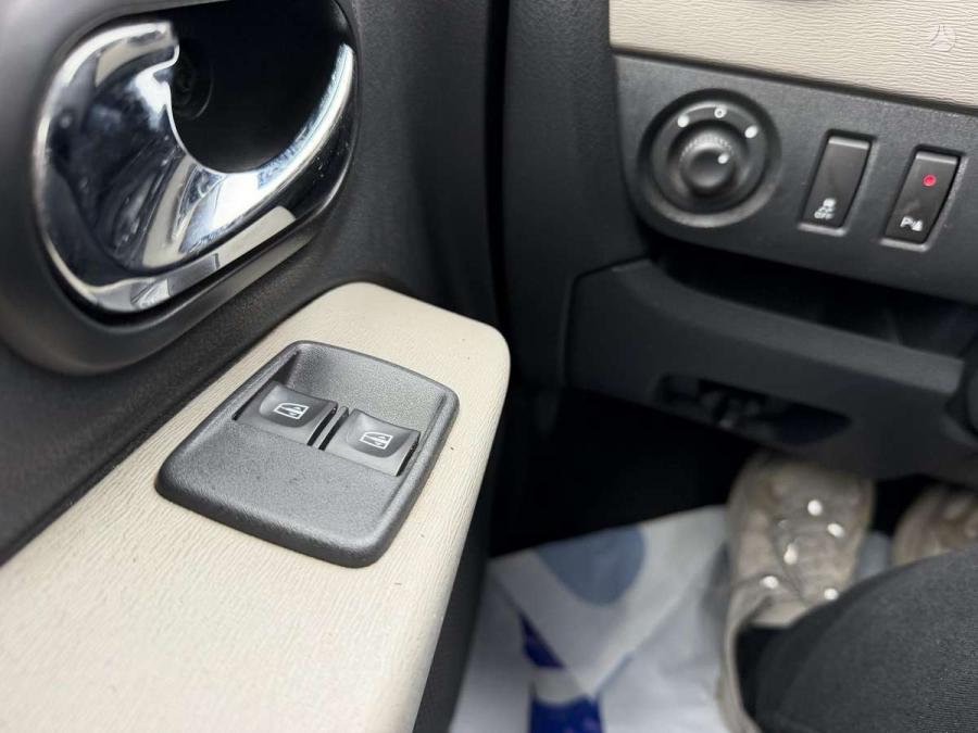 Blue Dacia Lodgy 2015 in Vilnius, with an engine capacity of 1.46 L and mileage of 250 thousand km for 5290 €, photo 21 on AUTOMOTO.COM.LV