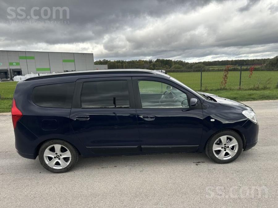 Blue Dacia Lodgy 2017 in Riga, with an engine capacity of 1.60 L and mileage of 255 thousand km for 5499 €, photo 4 on AUTOMOTO.COM.LV