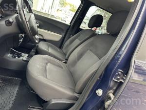 Blue Dacia Lodgy 2017 in Riga, with an engine capacity of 1.60 L and mileage of 255 thousand km for 5499 €, photo 12 on AUTOMOTO.COM.LV
