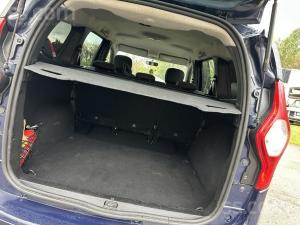 Blue Dacia Lodgy 2017 in Riga, with an engine capacity of 1.60 L and mileage of 255 thousand km for 5499 €, photo 23 on AUTOMOTO.COM.LV