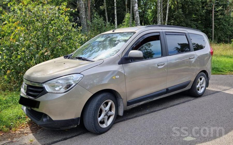 Brown Dacia Lodgy 2013 in Riga, with an engine capacity of 1.50 L and mileage of 211 thousand km for 3600 €, photo 1 on AUTOMOTO.COM.LV