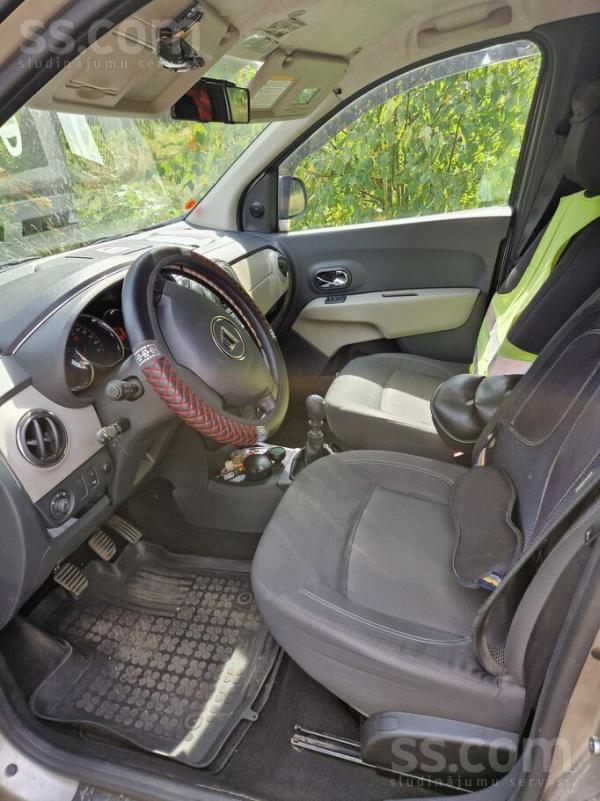 Brown Dacia Lodgy 2013 in Riga, with an engine capacity of 1.50 L and mileage of 211 thousand km for 3600 €, photo 4 on AUTOMOTO.COM.LV