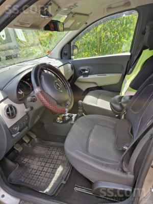 Brown Dacia Lodgy 2013 in Riga, with an engine capacity of 1.50 L and mileage of 211 thousand km for 3600 €, photo 5 on AUTOMOTO.COM.LV