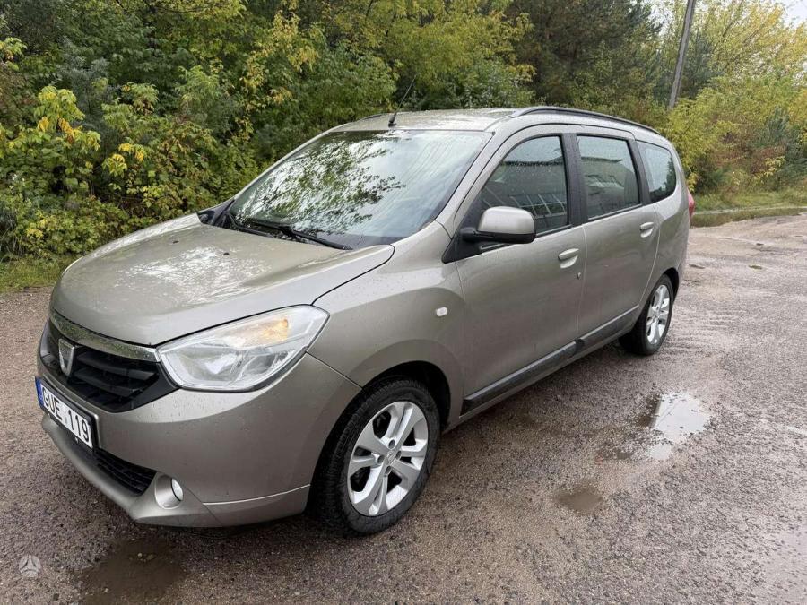 Brown Dacia Lodgy 2013 in Vilnius, with an engine capacity of 1.46 L and mileage of 327 thousand km for 2300 €, photo 1 on AUTOMOTO.COM.LV
