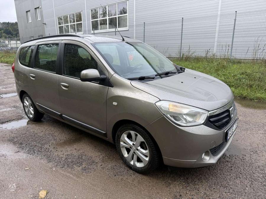 Brown Dacia Lodgy 2013 in Vilnius, with an engine capacity of 1.46 L and mileage of 327 thousand km for 2300 €, photo 4 on AUTOMOTO.COM.LV