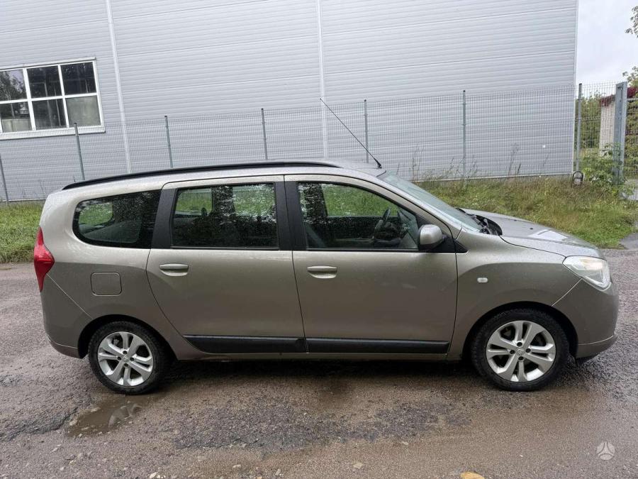 Brown Dacia Lodgy 2013 in Vilnius, with an engine capacity of 1.46 L and mileage of 327 thousand km for 2300 €, photo 5 on AUTOMOTO.COM.LV