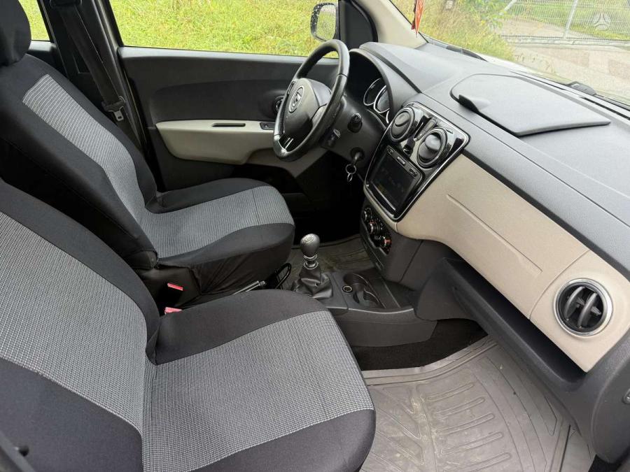 Brown Dacia Lodgy 2013 in Vilnius, with an engine capacity of 1.46 L and mileage of 327 thousand km for 2300 €, photo 9 on AUTOMOTO.COM.LV