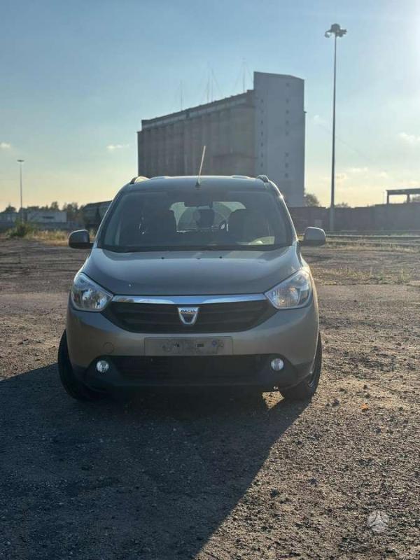 Brown Dacia Lodgy 2014 in Marijampole, with an engine capacity of 1.50 L and mileage of 287 thousand km for 2950 €, photo 1 on AUTOMOTO.COM.LV