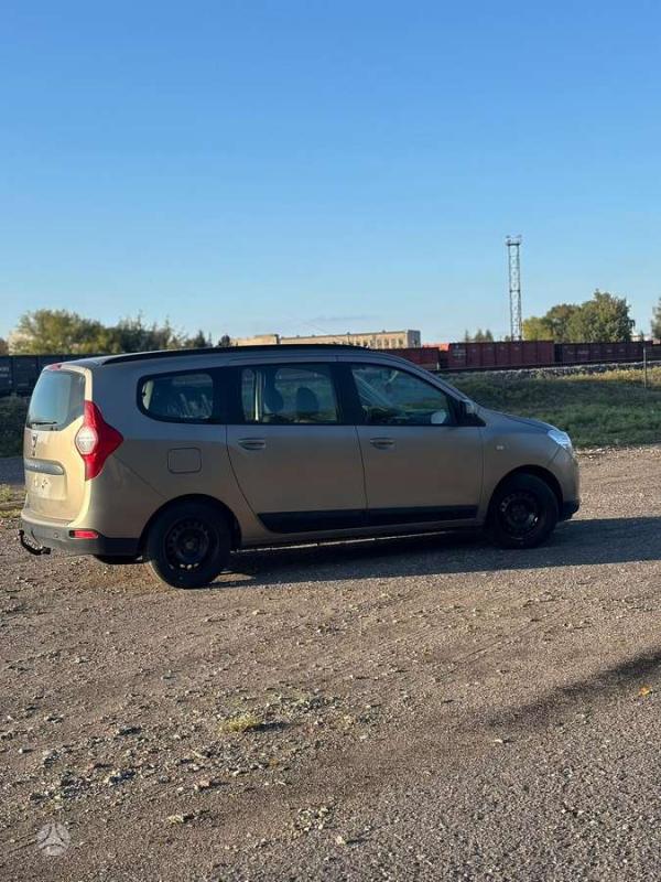 Brown Dacia Lodgy 2014 in Marijampole, with an engine capacity of 1.50 L and mileage of 287 thousand km for 2950 €, photo 9 on AUTOMOTO.COM.LV