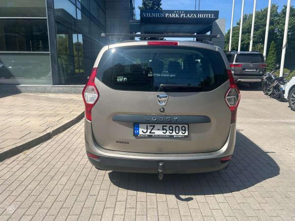 Brūns Dacia Lodgy 2015 Viļņa, ar dzinēja tilpumu 1.60 L un nobraukumu 263 tūkst. km par 3800 €, foto 6 vietnē AUTOMOTO.COM.LV