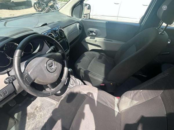 Brūns Dacia Lodgy 2015 Viļņa, ar dzinēja tilpumu 1.60 L un nobraukumu 263 tūkst. km par 3800 €, foto 9 vietnē AUTOMOTO.COM.LV