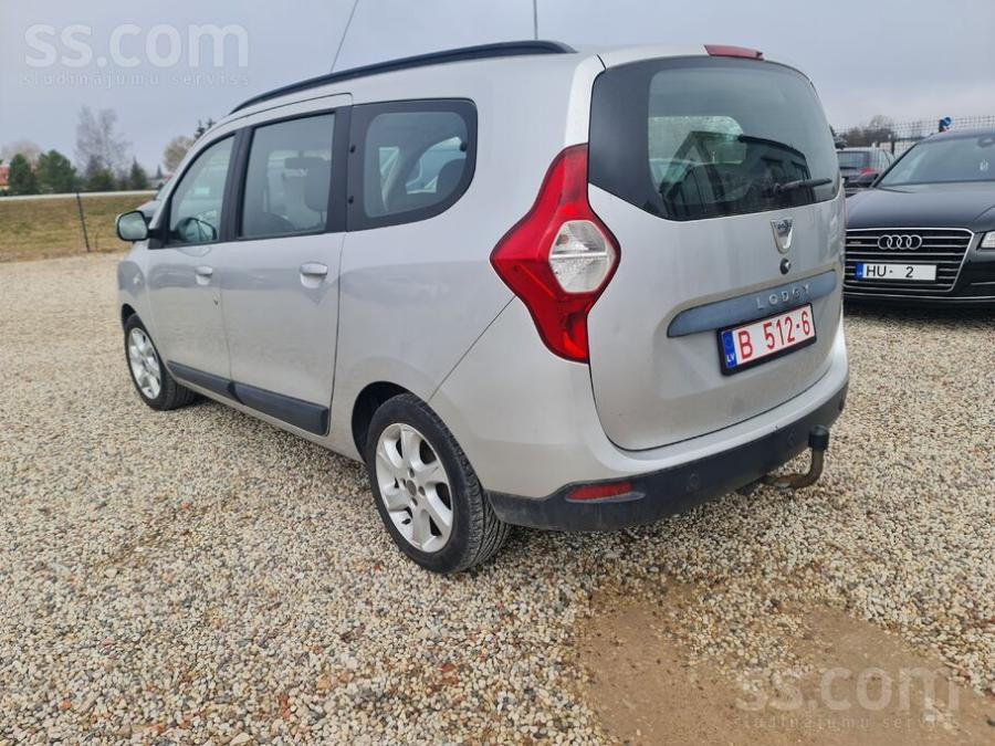 Pelēks Dacia Lodgy 2013 Cēsis, ar dzinēja tilpumu 1.20 L un nobraukumu 211 tūkst. km par 3950 €, foto 4 vietnē AUTOMOTO.COM.LV