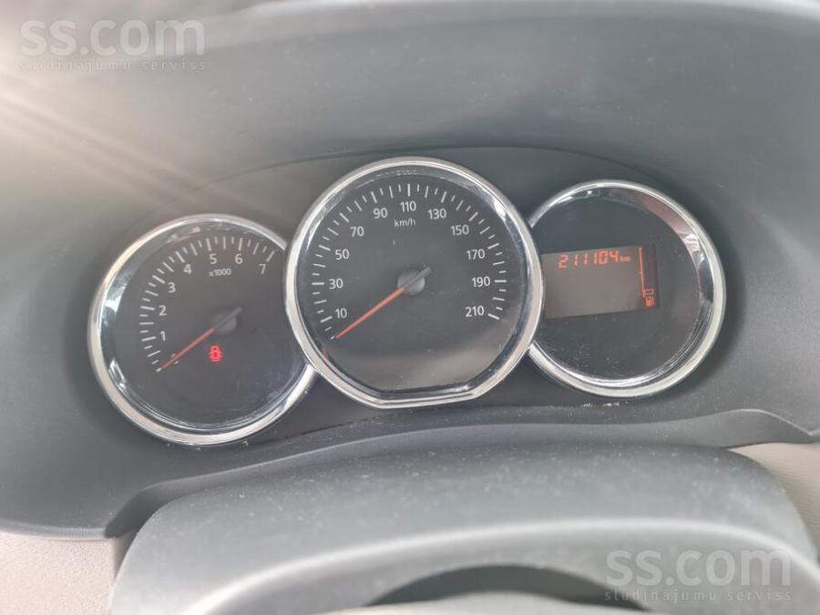 Pelēks Dacia Lodgy 2013 Cēsis, ar dzinēja tilpumu 1.20 L un nobraukumu 211 tūkst. km par 3950 €, foto 8 vietnē AUTOMOTO.COM.LV