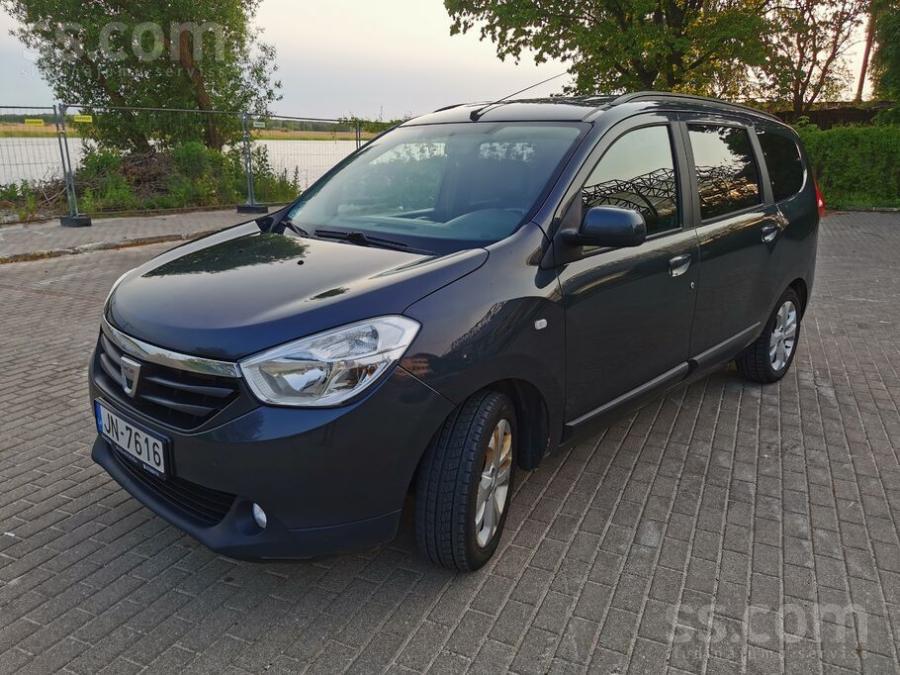 Grey Dacia Lodgy 2014 in Riga, with an engine capacity of 1.50 L and mileage of 159 thousand km for 4500 €, photo 1 on AUTOMOTO.COM.LV