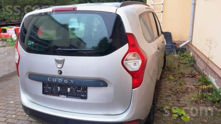 Pelēks Dacia Lodgy 2014 Liepāja, ar dzinēja tilpumu 1.60 L un nobraukumu 130 tūkst. km par 2000 €, foto 1 vietnē AUTOMOTO.COM.LV