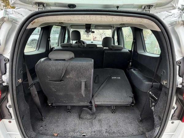 Grey Dacia Lodgy 2016 in Taurage, with an engine capacity of 1.46 L and mileage of 253 thousand km for 3650 €, photo 11 on AUTOMOTO.COM.LV