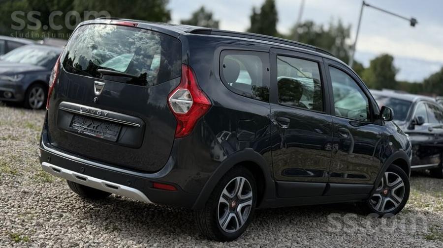 Grey Dacia Lodgy 2019 in Jelgava, with an engine capacity of 1.30 L and mileage of 124 thousand km for 6590 €, photo 4 on AUTOMOTO.COM.LV