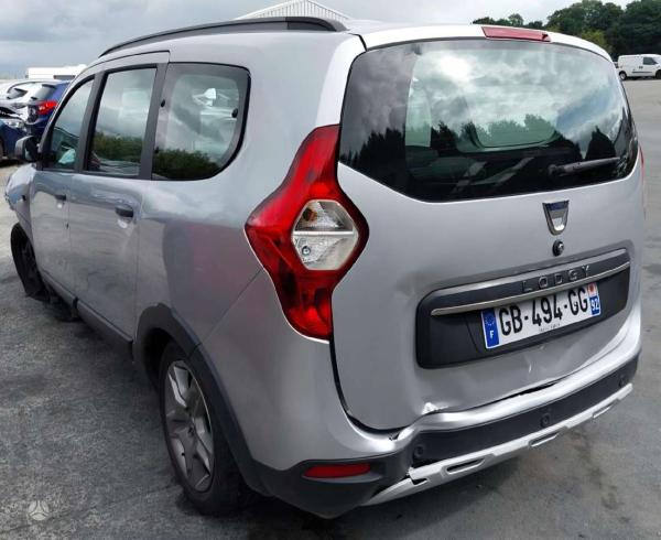 Grey Dacia Lodgy 2021 in Taurage, with an engine capacity of 1.46 L and mileage of 45 thousand km for 4590 €, photo 2 on AUTOMOTO.COM.LV