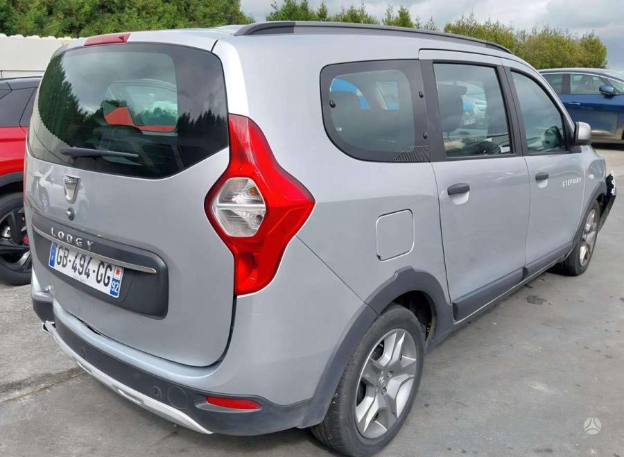 Grey Dacia Lodgy 2021 in Taurage, with an engine capacity of 1.46 L and mileage of 45 thousand km for 4590 €, photo 6 on AUTOMOTO.COM.LV