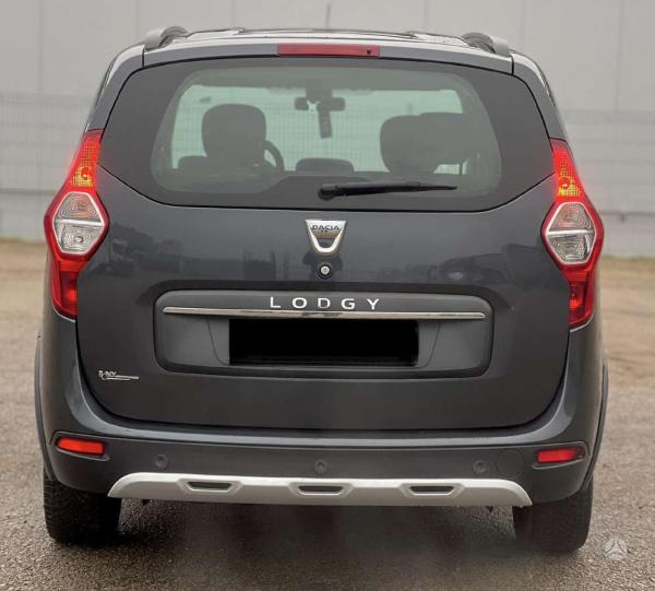 Pelēks Dacia Lodgy 2022 Panevēža, ar dzinēja tilpumu 1.46 L un nobraukumu 120 tūkst. km par 5999 €, foto 7 vietnē AUTOMOTO.COM.LV