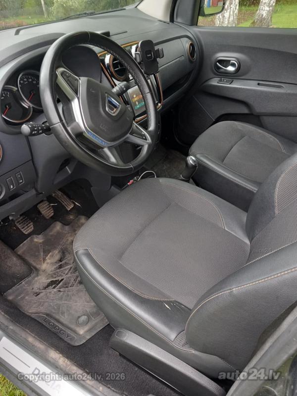 Grey Dacia Lodgy 2017 in Tallinn, with an engine capacity of 1.60 L and mileage of 190 thousand km for 6000 €, photo 8 on AUTOMOTO.COM.LV
