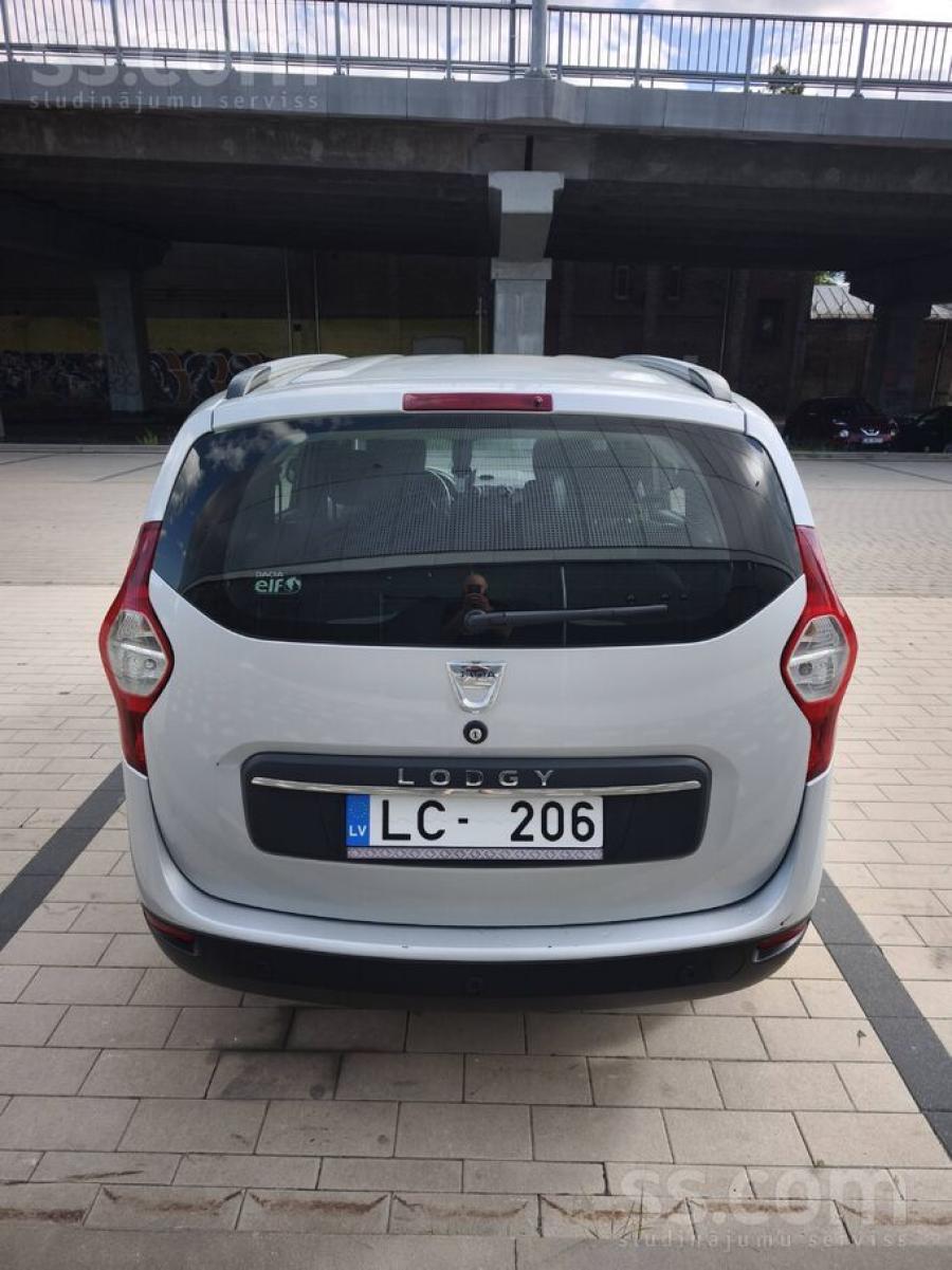 Grey Dacia Lodgy 2017 in Riga, with an engine capacity of 1.40 L and mileage of 135 thousand km for 6000 €, photo 7 on AUTOMOTO.COM.LV