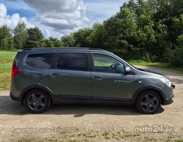 Grey Dacia Lodgy 2017 in Tallinn, with an engine capacity of 1.60 L and mileage of 188 thousand km for 5990 €, photo 5 on AUTOMOTO.COM.LV