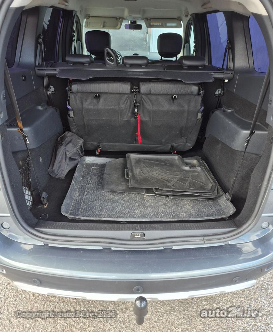 Grey Dacia Lodgy 2017 in Tallinn, with an engine capacity of 1.60 L and mileage of 188 thousand km for 5990 €, photo 19 on AUTOMOTO.COM.LV