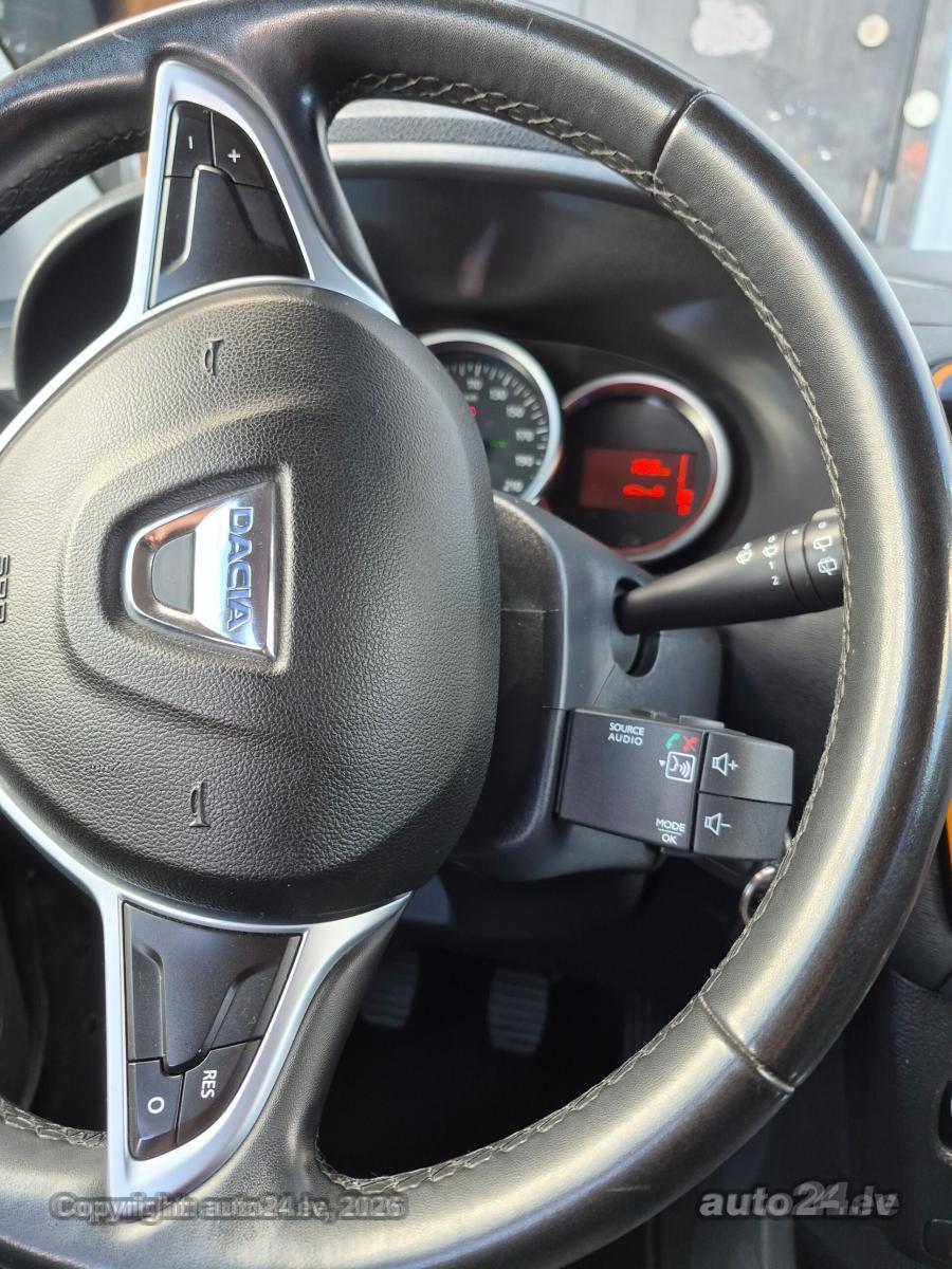 Grey Dacia Lodgy 2017 in Tallinn, with an engine capacity of 1.60 L and mileage of 188 thousand km for 5990 €, photo 21 on AUTOMOTO.COM.LV
