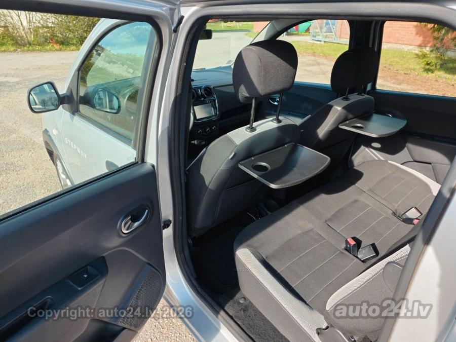 Pelēks Dacia Lodgy 2018 Narva, ar dzinēja tilpumu 1.20 L un nobraukumu 133 tūkst. km par 8000 €, foto 15 vietnē AUTOMOTO.COM.LV