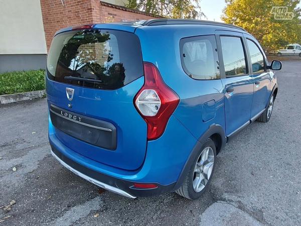 Dacia Lodgy 2018 in Siauliai on AUTOMOTO.COM.LV Dacia Lodgy 2018 in Siauliai, with an engine capacity of 1.20 L and mileage of 142 thousand km for 5300 €, photo 5 on AUTOMOTO.COM.LV