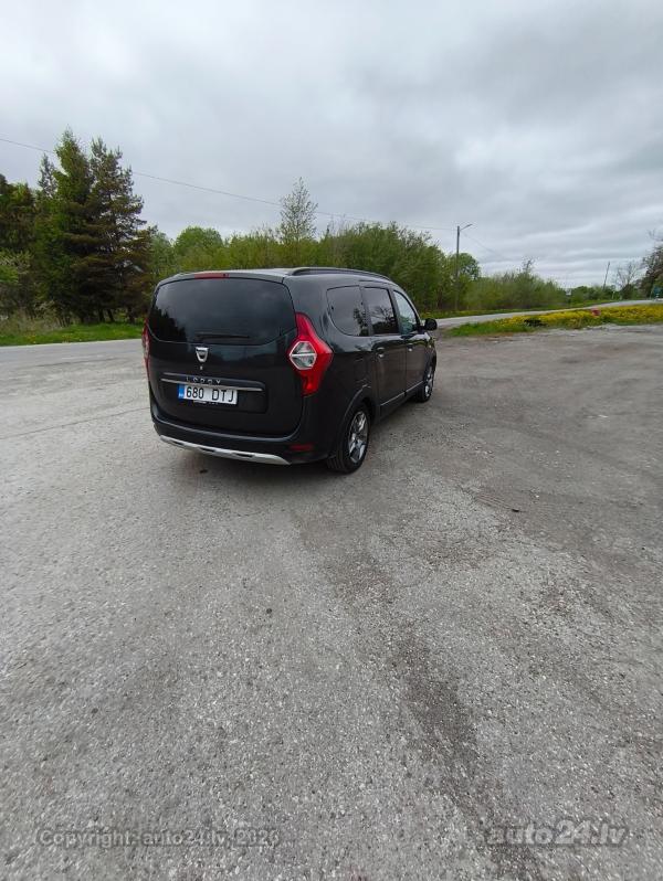 Dacia Lodgy 2022 in Tallinn, with an engine capacity of 1.50 L and mileage of 116 thousand km for 10500 €, photo 6 on AUTOMOTO.COM.LV
