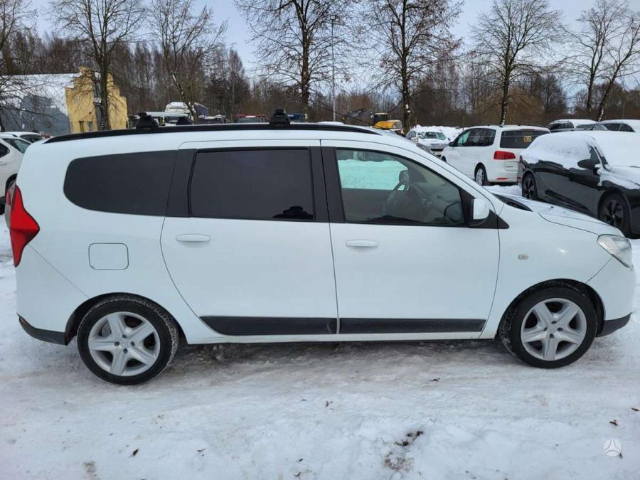 White Dacia Lodgy 2012 in Taurage, with an engine capacity of 1.46 L and mileage of 249 thousand km for 3300 €, photo 3 on AUTOMOTO.COM.LV