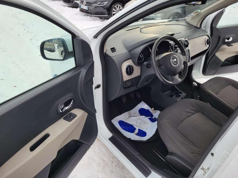 White Dacia Lodgy 2012 in Taurage, with an engine capacity of 1.46 L and mileage of 249 thousand km for 3300 €, photo 11 on AUTOMOTO.COM.LV