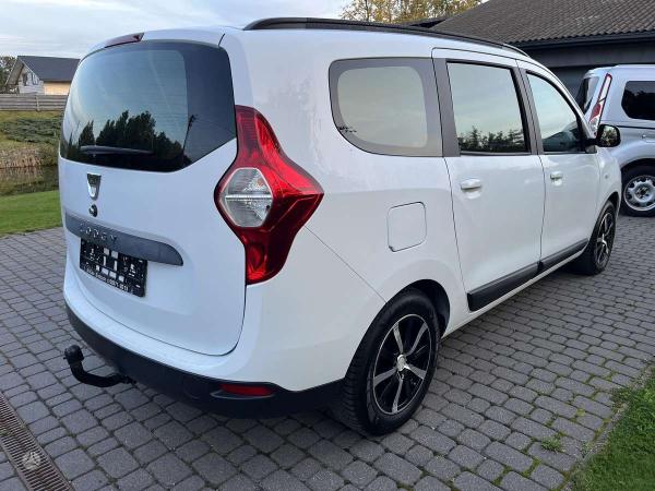 White Dacia Lodgy 2014 in Marijampole, with an engine capacity of 1.60 L and mileage of 180 thousand km for 4200 €, photo 6 on AUTOMOTO.COM.LV