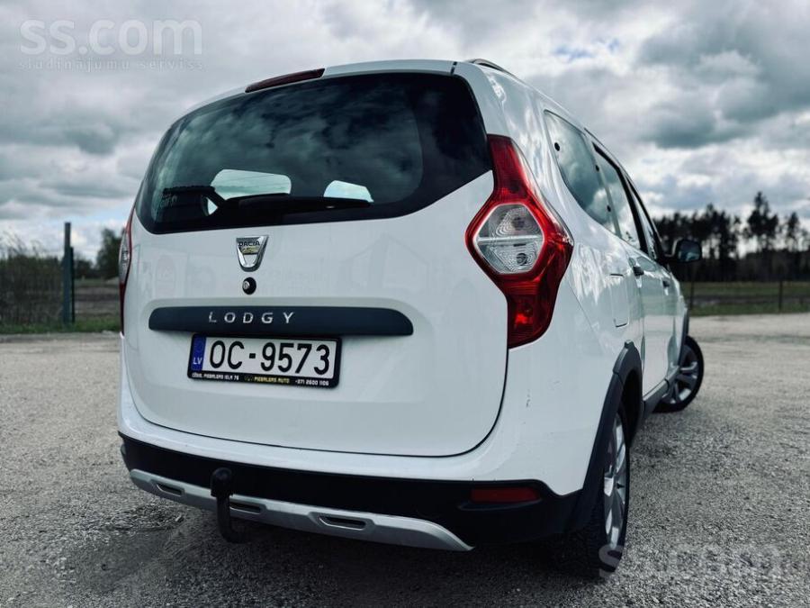 White Dacia Lodgy 2015 in Cesis, with an engine capacity of 1.20 L and mileage of 0 thousand km for 5950 €, photo 5 on AUTOMOTO.COM.LV