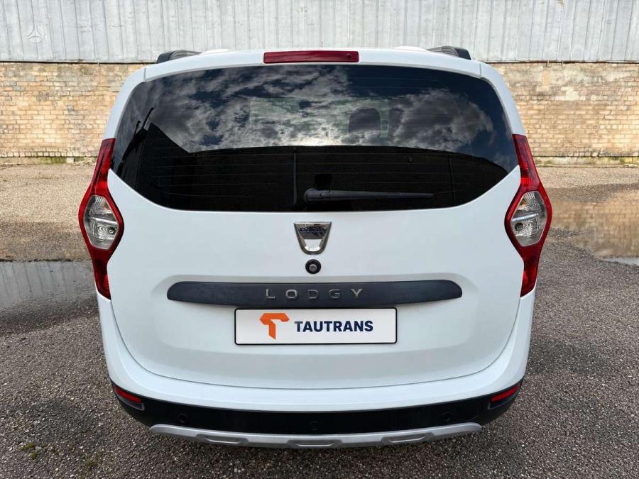 White Dacia Lodgy 2015 in Taurage, with an engine capacity of 1.20 L and mileage of 96 thousand km for 4800 €, photo 7 on AUTOMOTO.COM.LV