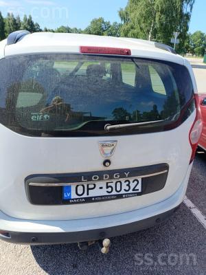 White Dacia Lodgy 2019 in Valmiera, with an engine capacity of 1.60 L and mileage of 142 thousand km for 5500 €, photo  on AUTOMOTO.COM.LV