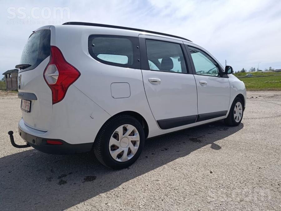 White Dacia Lodgy 2015 in Saldus, with an engine capacity of 1.20 L and mileage of 157 thousand km for 3450 €, photo 5 on AUTOMOTO.COM.LV