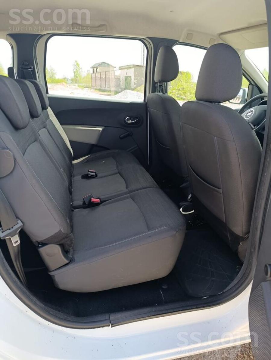 White Dacia Lodgy 2015 in Saldus, with an engine capacity of 1.20 L and mileage of 157 thousand km for 3450 €, photo 12 on AUTOMOTO.COM.LV