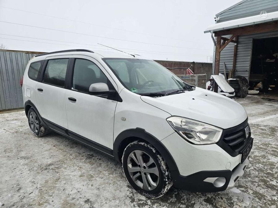 White Dacia Lodgy 2016 in Kaunas, with an engine capacity of 1.20 L and mileage of 141 thousand km for 2750 €, photo 3 on AUTOMOTO.COM.LV