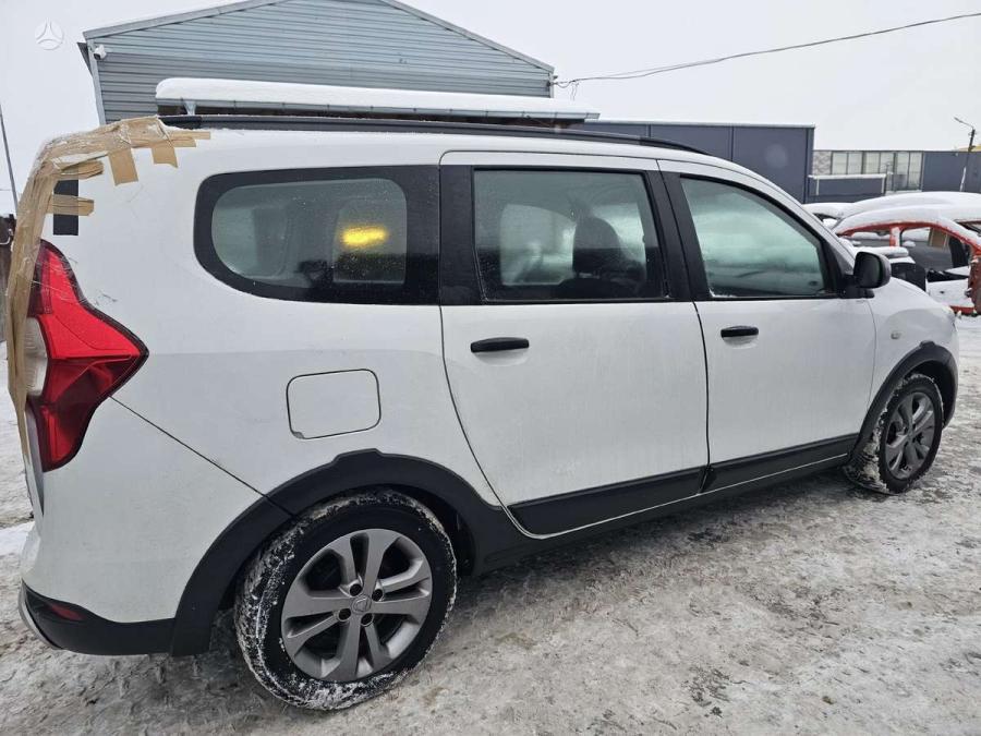 White Dacia Lodgy 2016 in Kaunas, with an engine capacity of 1.20 L and mileage of 141 thousand km for 2750 €, photo 4 on AUTOMOTO.COM.LV