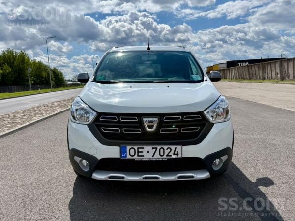 White Dacia Lodgy 2021 in Riga, with an engine capacity of 1.50 L and mileage of 54 thousand km for 7500 €, photo 3 on AUTOMOTO.COM.LV