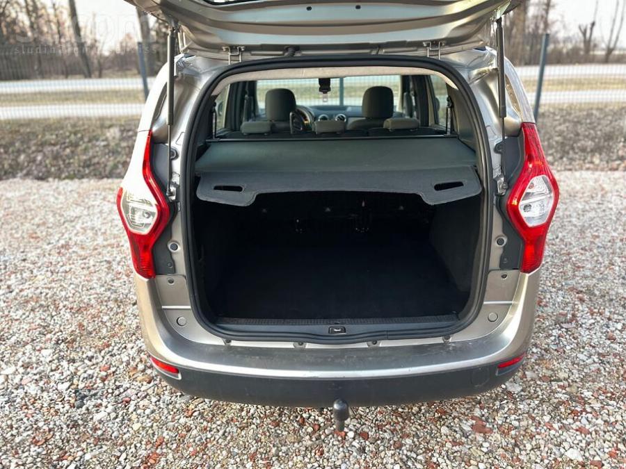 Yellow Dacia Lodgy 2015 in Cesis, with an engine capacity of 1.20 L and mileage of 84 thousand km for 4900 €, photo 4 on AUTOMOTO.COM.LV