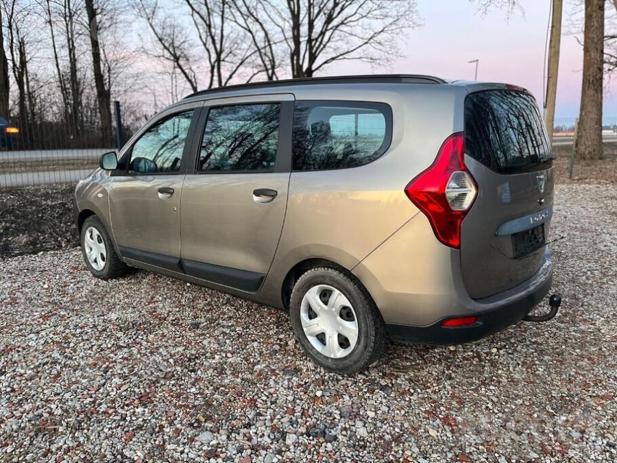 Yellow Dacia Lodgy 2015 in Cesis, with an engine capacity of 1.20 L and mileage of 84 thousand km for 4900 €, photo 6 on AUTOMOTO.COM.LV