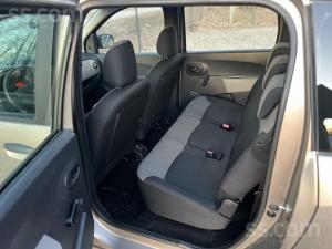 Yellow Dacia Lodgy 2015 in Cesis, with an engine capacity of 1.20 L and mileage of 84 thousand km for 4900 €, photo 8 on AUTOMOTO.COM.LV