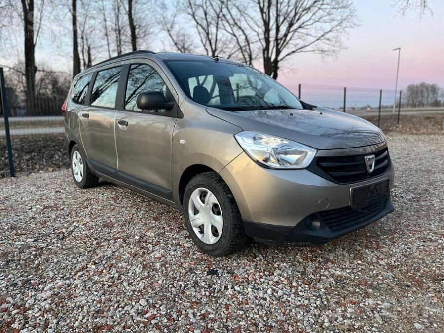 Yellow Dacia Lodgy 2015 in Cesis, with an engine capacity of 1.20 L and mileage of 84 thousand km for 4900 €, photo 13 on AUTOMOTO.COM.LV